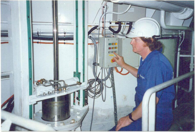 Introduction to Through-Hull Deployment Machine - Sonardyne